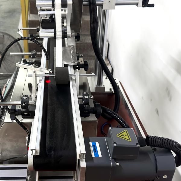 YIMU Desktop Automatic Labeling Machine For Flat Top And Bottom Plane