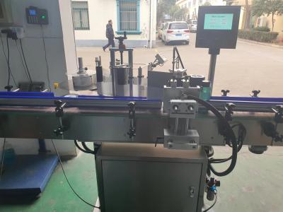 China Automatische ronde flessenetiketmachine 2000-4000 flessen/uur Te koop