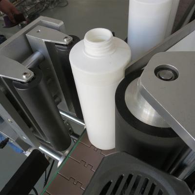 China Automatische ronde flessenetiketmachine 2000-4000 flessen/uur Te koop
