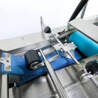 China Automatic Labeling Machine Box and Bag Label Applicator Machine with OEM ODM Services for sale