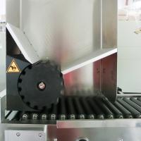 China Automatic Horizontal Labeling Machine 3ml Vial Label Applicator for Essential Oil Bottle Labeling Machine for sale