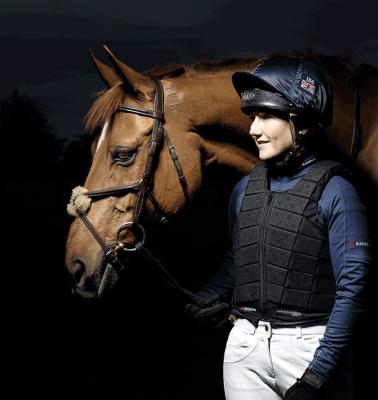 Cina Logo personalizzato giubbotto di sicurezza leggero imbottito per il jockey confortevole e protettivo in vendita