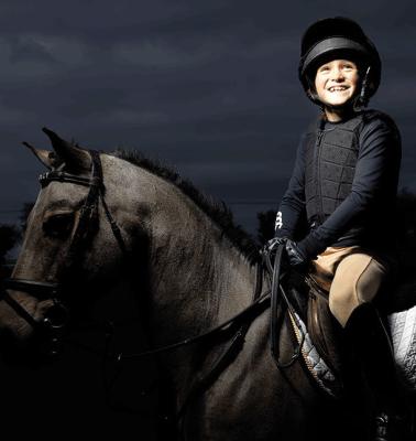 Cina Logo personalizzato giubbotto di sicurezza leggero imbottito per il jockey confortevole e protettivo in vendita