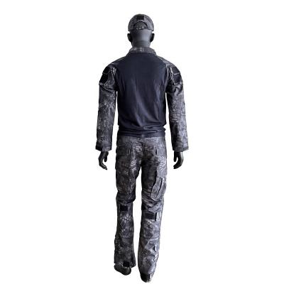 Cina T-shirt a maglia lunga maschile in poliestere/cotone abito da rana uniforme in colore personalizzato in vendita
