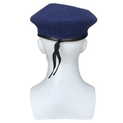 Cina Stylish Red Beret Cap con dimensione regolabile 0.2kg/pc Dimensione universale 56-60cm lana in vendita