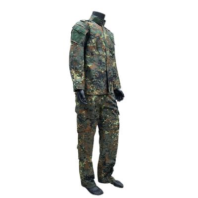 中国 ドイツ で の ポリエステル/綿 の 制服 で 屋外 の 活動 を 最高 に 体験 する 販売のため