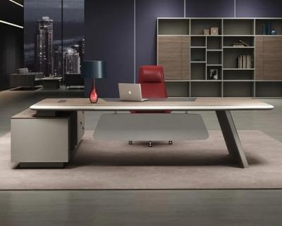 Cina Modern L Shape Ergonomic Office Desk Luxury High End Executive Office Desk And Chair Ceo Boss Scrivania in legno in vendita