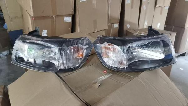 Quality Ford Transit Headlights 7C19-13W029-AB 7C19-13W030-AB 20.5x16.5x15.5cm for sale