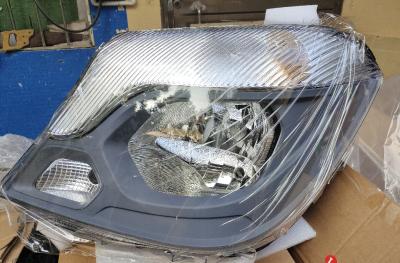 China OEM Mercedes Benz 9068202861/ 9068202961 Head Light Lamp for sale