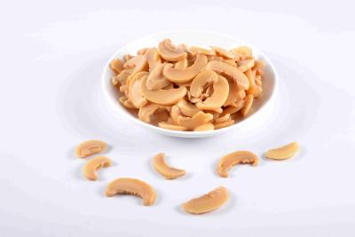 Chine La marque faite sur commande a mis en boîte les champignons marinés coupés en tranches mous et peu de goût salé à vendre