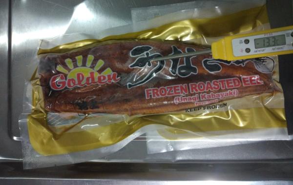 日本おいしいKabayakiによって凍らせている味をつけられた焼かれたUnagiウナギ