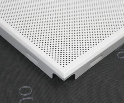 Cina Alluminio/clip bianchi perforati o normali di GI in mattonelle del soffitto con il bordo smussato in vendita