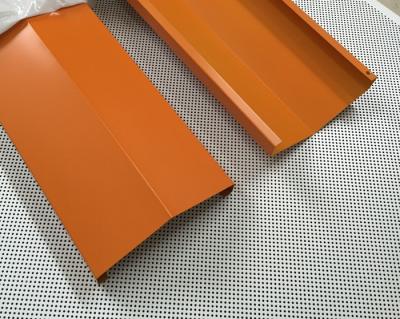 Cina Mattonelle residenziali del soffitto della striscia a forma di U di alluminio rivestita resistente della polvere del tempo in vendita