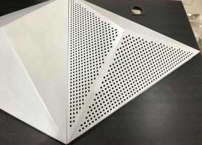 中国 吸音係数の天井は金属の天井のタイルを曇らせましたり/打ち抜きました 販売のため