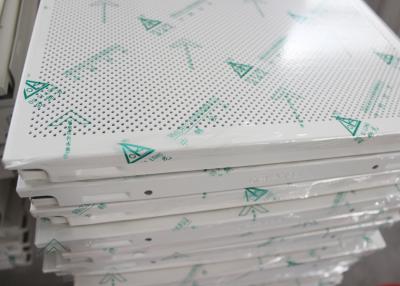 Cina Il soffitto acustico decorativo piastrella l'abitudine colorato, l'iso 9001 del metallo perforato quadrato in vendita