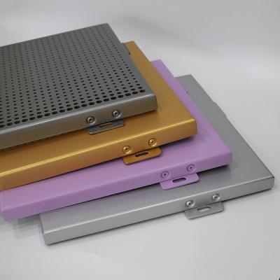 Cina resistenza agli'agenti atmosferici di alluminio di progetto sospesa 600x600 dei pannelli di parete del metallo in vendita