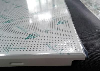 Cina Pannello sospeso perforato delle mattonelle del soffitto acustico con il tessuto non tessuto ignifugo in vendita