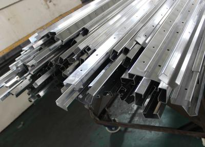Cina Pannelli di parete di alluminio della decorazione su ordine di architettura per il soffitto di costruzione della colonna in vendita