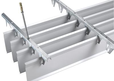 China Het binnenlandse Aluminium schortte Lineaire het Plafondtegels van de Metaal Open Cel voor Metro de Materialen van de Postdecoratie op Te koop