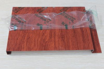Cina Soffitto di legno di colore del grano del soffitto di alluminio G a forma di moderno della striscia in vendita