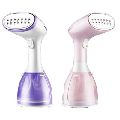 China 1500W vaporizador de roupas portátil para casa poderoso e capacidade de tanque de água de 280ml à venda
