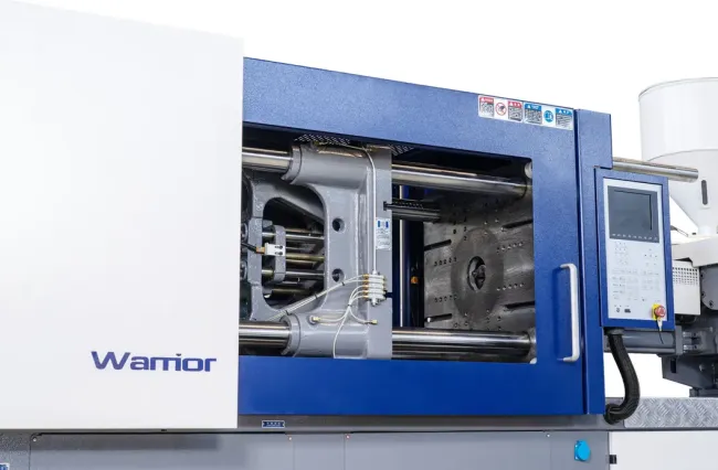 Efficient Operation Friendly Operational Injection Molder for Anti-Salivation Design