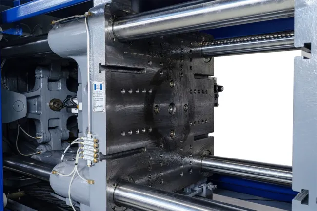 Personalized Simple Operation Injection Molder for Energy-Saving Operation