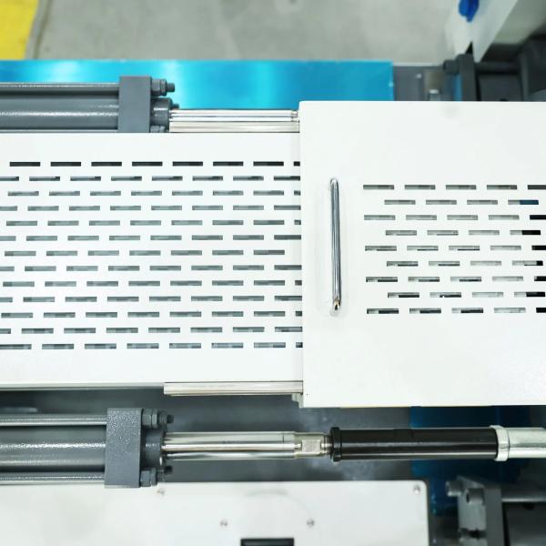 Quality New High Efficiency Energy Saving Plastic Injection Molding Machine for sale