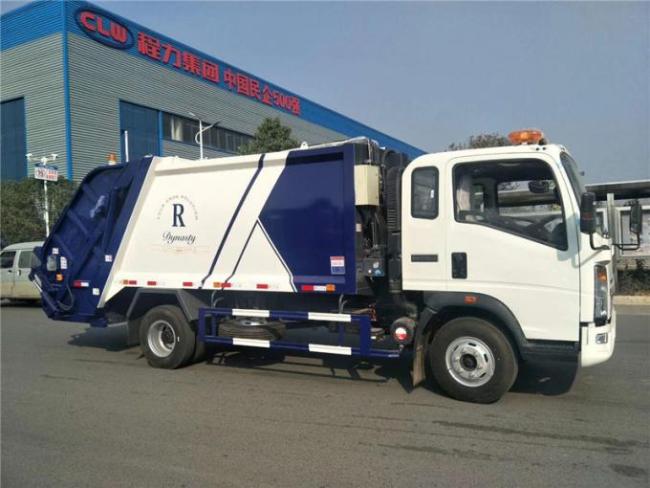 HOWO 4X2 8m3 Garbage Compactor Truck / 5 Ton Compressed Garbage Truck