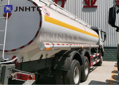 Cina Camion di serbatoio di combustibile di Sinotruk Howo 6x4 20000l 25000 litri in vendita