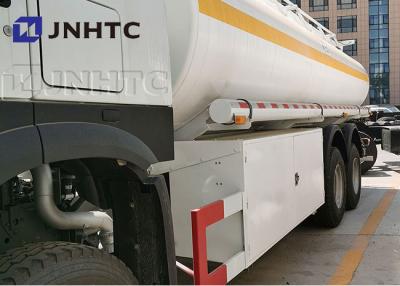 Cina Camion di serbatoio di combustibile di Sinotruk Howo 6x4 20000l 25000 litri in vendita