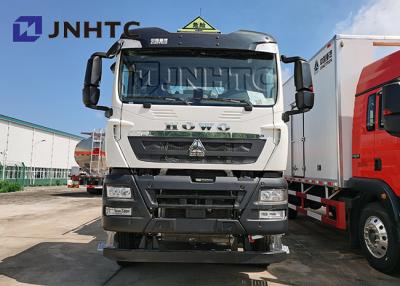 Cina Capacità dei camion di serbatoio di combustibile dell'olio di Sinotruk HOWO 8X4 25000 litri in vendita
