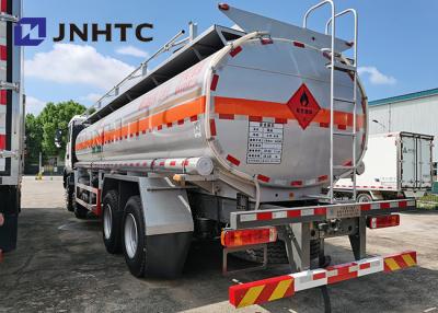 Cina Capacità dei camion di serbatoio di combustibile dell'olio di Sinotruk HOWO 8X4 25000 litri in vendita