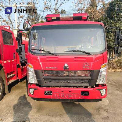 Cina NEW SINOTRUCK Howo 4x2 Light Duty Fire Fighting Truck con pompa d'acqua Truck di alta qualità in vendita