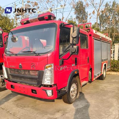 Cina NEW SINOTRUCK Howo 4x2 Light Duty Fire Fighting Truck con pompa d'acqua Truck di alta qualità in vendita