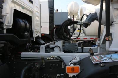 중국 Sinotruk Howo A7 8×4 371hp 엔진과 1개의 침대를 가진 구체적인 교반기 트럭 판매용