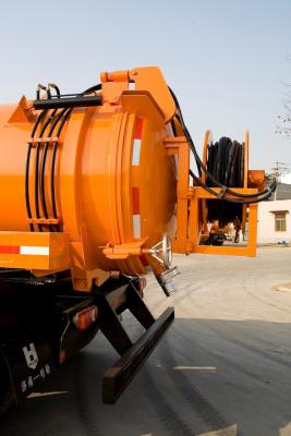 Cina Camion di aspirazione delle acque luride di Sinotruk di 6 ruote 266 cavalli vapore un letto con il carro armato dell'arancia di 10 CBM in vendita
