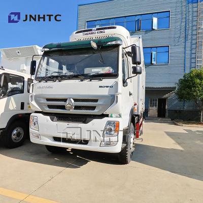 Cina Vendita a caldo HOWO 6 ruote 4x2 Piccolo camion frigorifero manuale camion contenitore refrigerato in vendita