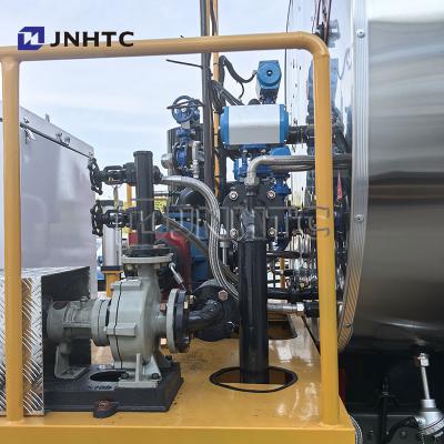 China HOWO 4X2 Road Construction Trailer Asphalt Distributor Truck With Spray Bar For Asphalt Priming for sale