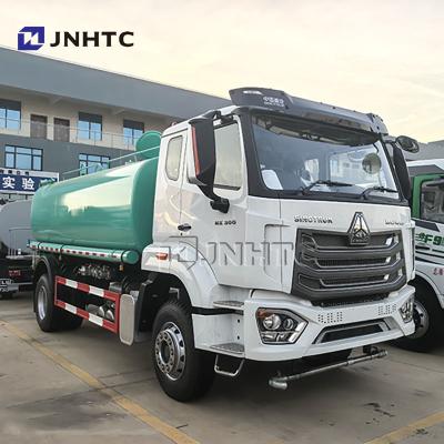 China Sinotruk Howo camión cisterna de agua 4x2 6x4 8x4 20CBM tanque de agua con rociador carro de riego en stock for sale