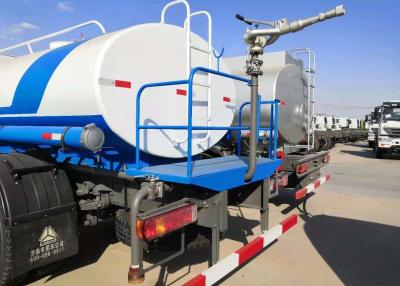 Cina 266hp liquido dei camion di serbatoio di combustibile dell'acqua di Sinotruk 10cbm 4 * 2 con il condizionatore d'aria in vendita