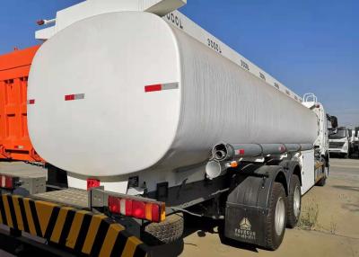 Cina il camion di serbatoio di combustibile di 371hp 6x4 SINOTRUK HOWO A7 10 spinge la capacità 21cbm in vendita