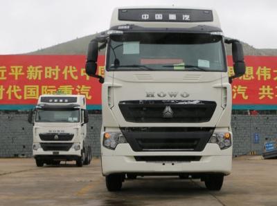 中国 白いSINOTRUK HOWO 4X2の索引車のトラックのトラクターの頭部336HP ZZ4257S3248V 販売のため