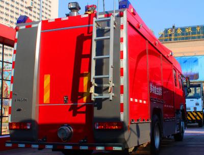 Cina Camion dei vigili del fuoco 4x2 251hp - serbatoio di acqua di salvataggio del camion 6m3 del combattente di fuoco di 350hp SINOTRUK HOWO in vendita