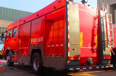 Cina Camion dei vigili del fuoco 4x2 251hp - serbatoio di acqua di salvataggio del camion 6m3 del combattente di fuoco di 350hp SINOTRUK HOWO in vendita