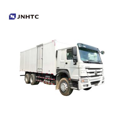 China Sinotruk Howo 25 ton 10 Wheels Van Cargo Box Truck For Nigeria Market for sale