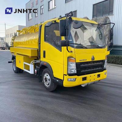 Cina Sinotruk HOWO 4x2 6 spinge il trasporto della benzina del camion di serbatoio di combustibile 5cbm in vendita