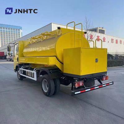 Cina Nuovo modello 3000l del camion di serbatoio di combustibile della luce di Sinotruk Howo 4x2 in vendita
