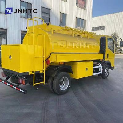 Cina Nuovo modello 3000l del camion di serbatoio di combustibile della luce di Sinotruk Howo 4x2 in vendita