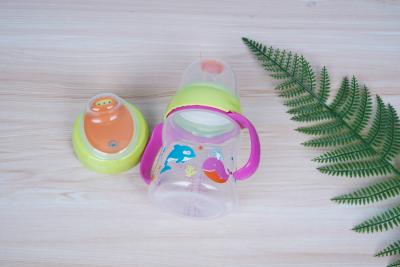 Cina 2 di 1 mesi libero di aspirazione BPA del capezzolo 6 tazza di Sippy del bambino da 6 once in vendita